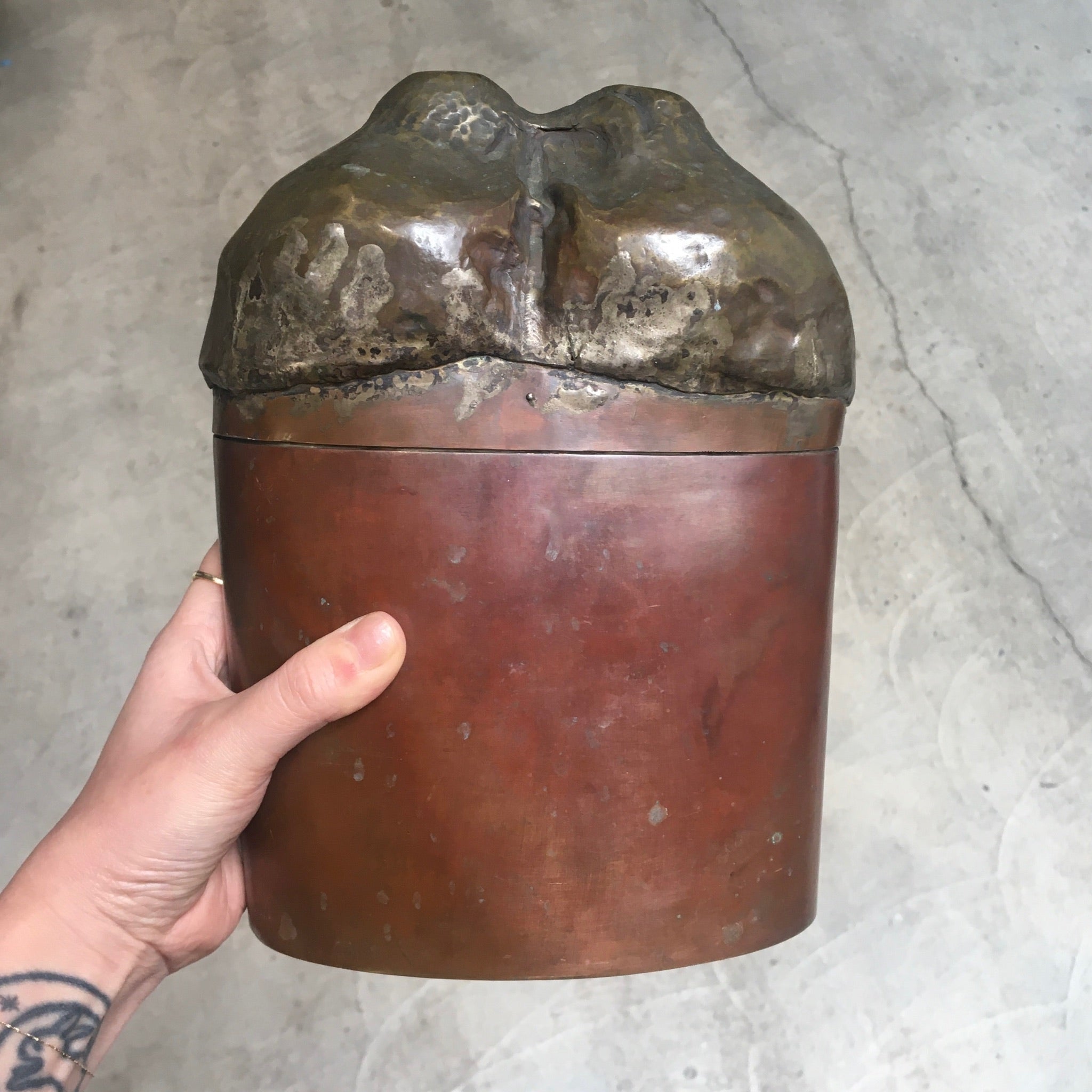 VINTAGE FOLK ART COPPER AND BRASS OVAL IRREGULAR BOX - 9 IN *SEE NOTES ...